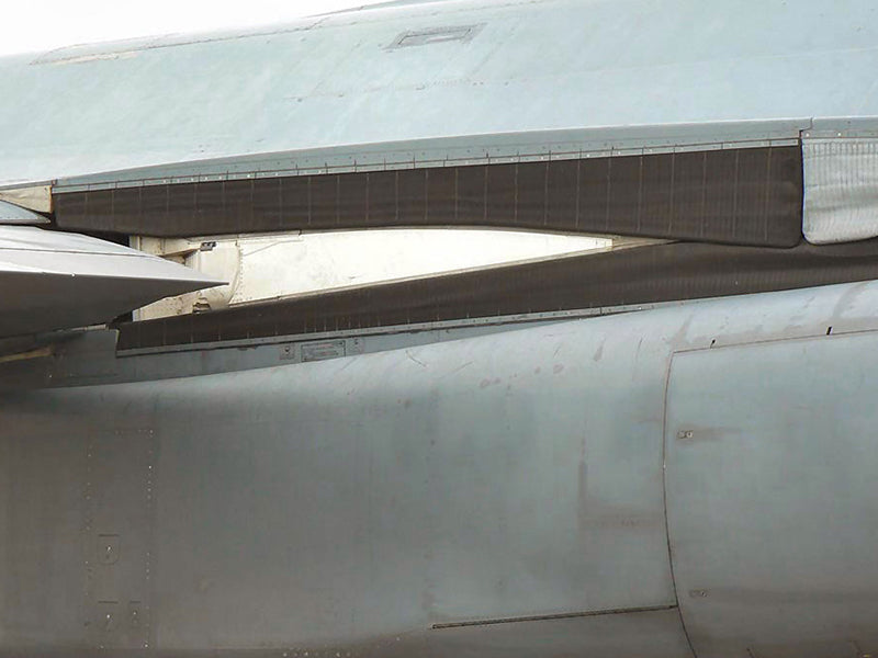 BR-72301 B-1B Lancer Wing Glove Set - 1/72 – Barracuda Studios